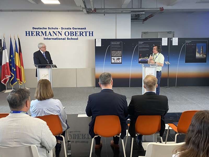 ADZ-Online - Prominente Gäste beim Jubiläum der Hermann-Oberth-Schule